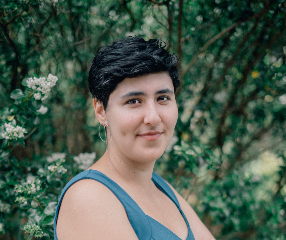 Marie Rousseau – Bilingual Digital Communications Crafter